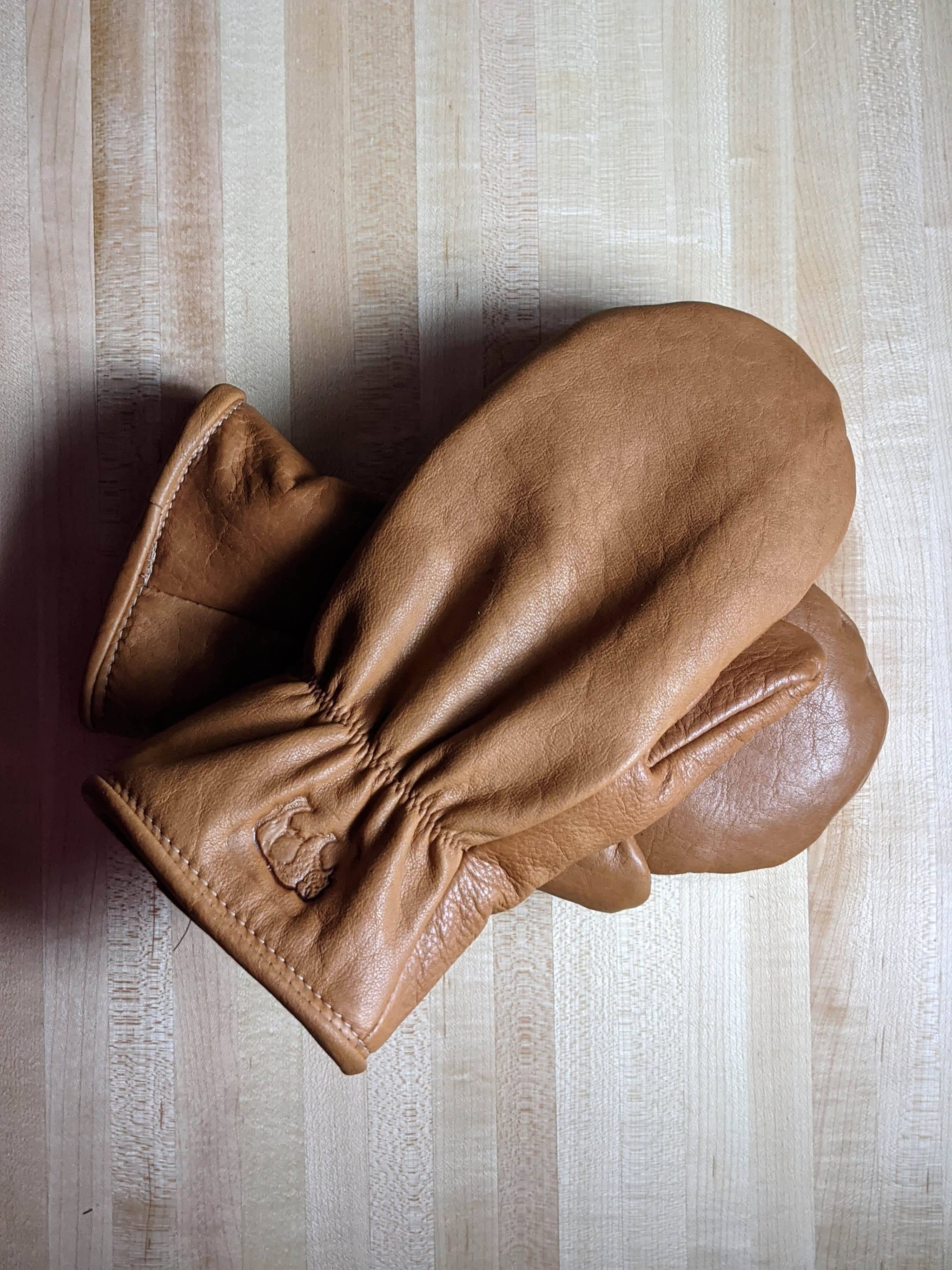 Handmade Mittens – Earth and Hide